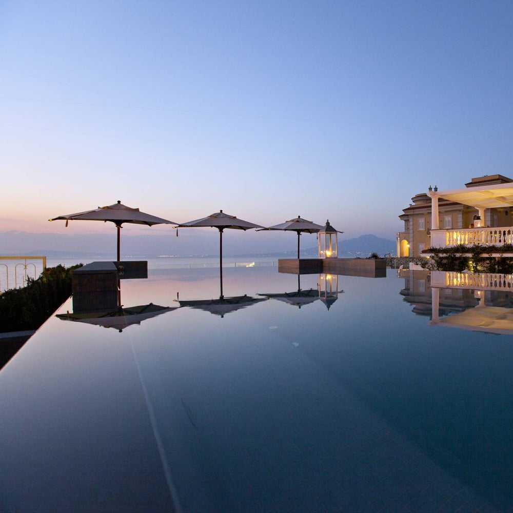 Hotel with pool and solarium Sorrento | Hotel Corallo